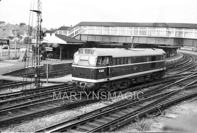 35MM RAILWAY NEGATIVE Diesel D5621 @ Fratton Station c1965 £10.50 ...