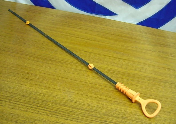 VW ENGINE OIL Dipstick 2.0l Jetta Golf GTI Cabrio EUR 40,89 - PicClick DE