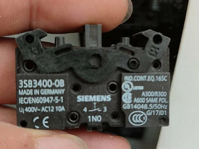 SIEMENS 3SB3400-0B CONTACT Block 3SB3400-OB Push Button Switch x1PC New ...