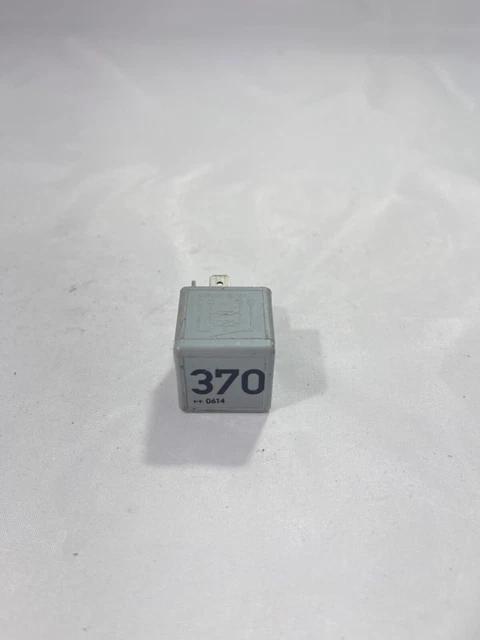 SEAT AUDI VW Close Contact 4-polig Nr. 370 grau Relais EUR 21,06 ...