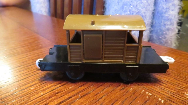 THOMAS & FRIENDS Trackmaster Train Engine Brown Brake Van Car 2009 ...
