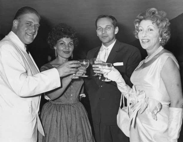 ENGLISH JAZZ MUSICIAN Johnny Dankworth & wife singer Cleo Laine Hono ...