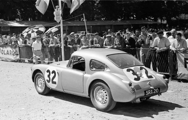 TED LUND COLIN Escott MG A Twin Cam 12th position Le Mans 1960 Old ...