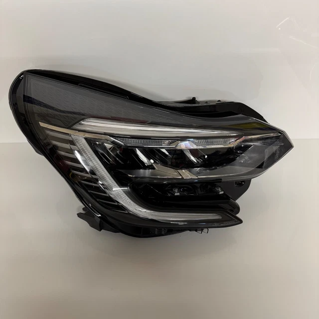 2017 RENAULT CAPTUR O/S Drivers Right Front Headlight Headlamp ...