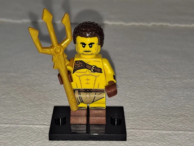 LEGO COLLECTABLE MINIFIGURE CMF Series 17 Roman Gladiator with stand ...