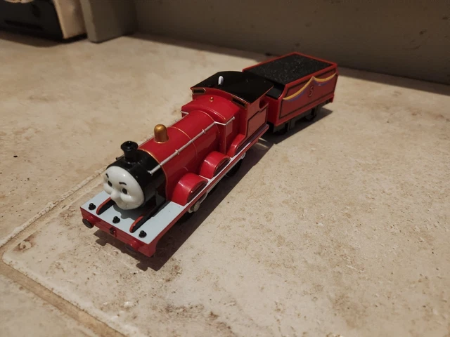 TOMY PLARAIL THOMAS Tank Engine Trackmaster Train Celebrated James linked tender EUR 45,83 ...