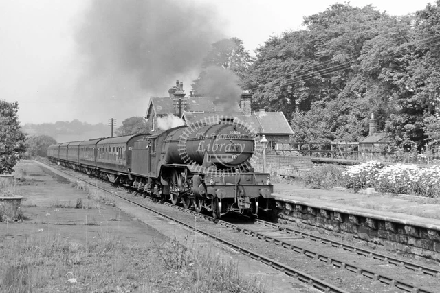 PHOTO BRITISH Railways Steam Locomotive Class V2 60856 at Bardsey in ...