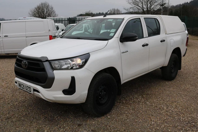 2023 TOYOTA HILUX 2.4 D-4D Active Extra Cab Pickup 4WD Euro 6 (s/s) 4dr ...