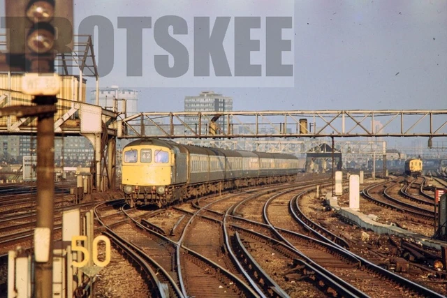 35MM SLIDE BR British Rail Diesel Loco Class 33 33020 Waterloo 1980 ...