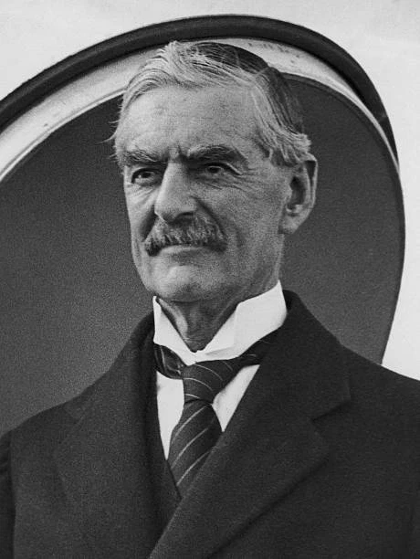 BRITISH PRIME MINISTER Neville Chamberlain visit Munich 1938 OLD PHOTO ...