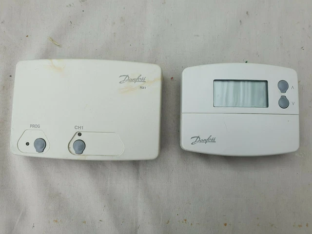 DANFOSS TP5000-RF SI & RX1 Programmable Room Thermostat Set - White ...