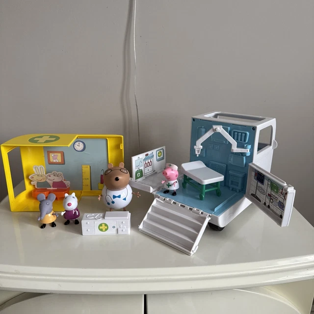 PEPPA PIG PUSH Along Mobile Medical Ambulance Hospital + EXTRA Posable ...