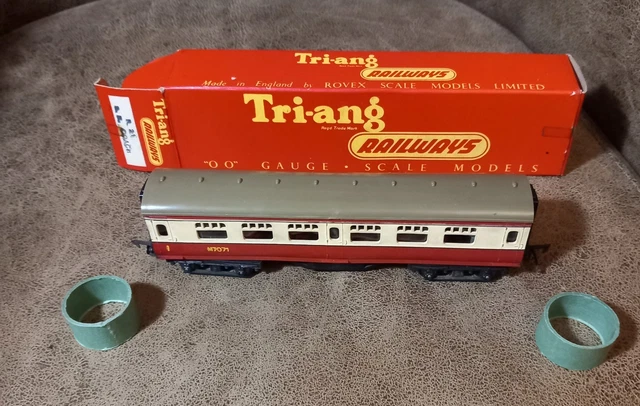 TRIANG OO GAUGE - R21 BR Coach - Maroon and Cream M7071 1st Class ...