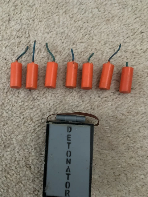 VINTAGE PALITOY ACTION Man Detonator & Dynamite Cb77944 £20.00 ...