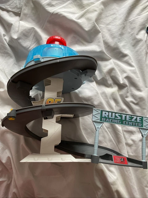 DISNEY PIXAR CARS Mini Racers Rust-Eze Spinning Race Track Play Set In ...