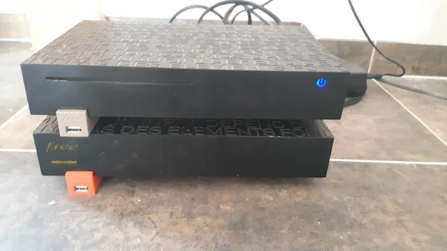 FREEBOX PLAYER ET Server v6 Revolution - Décodeur Free Modem internet ...