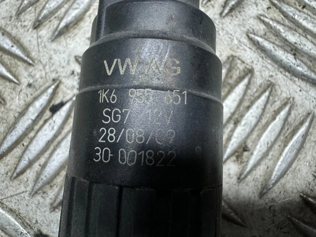 VOLKSWAGEN GOLF 2008-2012 Genuine Windscreen Washer Bottle Pump ...