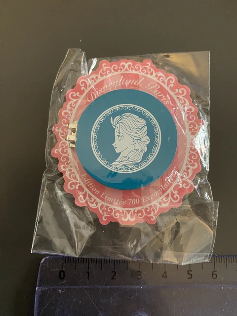 PIN DISNEY FROZEN Elsa Queen Macaron Disneyland Paris Évent Reine ...