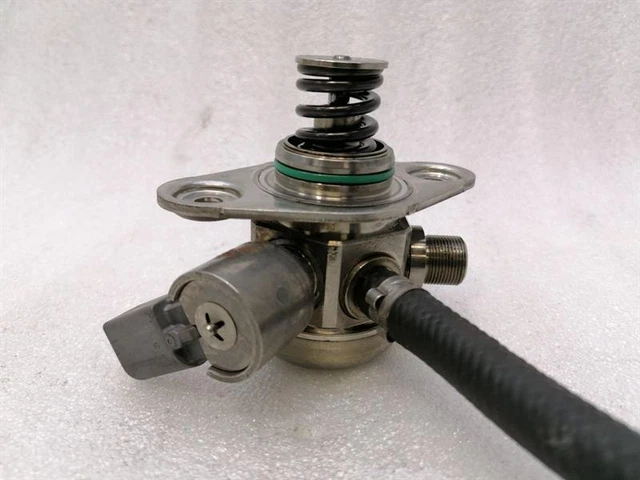 MERCEDES A CLASS W176 A45 AMG Fuel Pump Mechanical A1330700001 ...