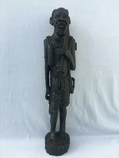 ANCIENNE GRANDE STATUE D'UN CHASSEUR AFRICAIN SCULPTÉ EN BOIS NOIRCI H ...