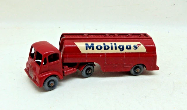 MATCHBOX LESNEY MAJOR Pack 8 Thorneycroft Articulated Fuel Tanker ...