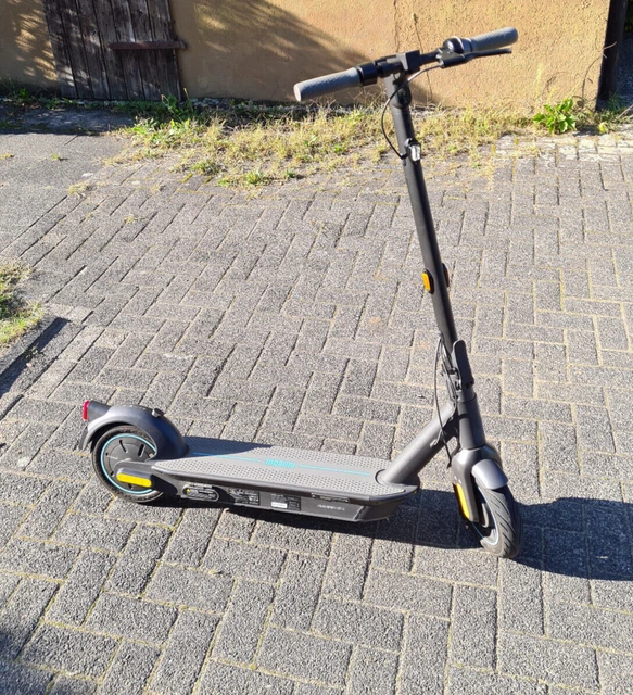 SEGWAY NINEBOT KICKSCOOTER MAX G30D II E-Scooter - Schwarz EUR 458,00 ...