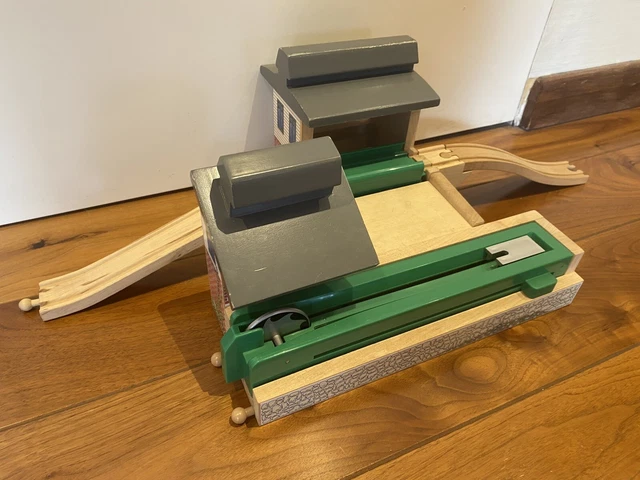 BRIO THOMAS & Friends Sawmill Dumping Depot Train Buildings £34.99 ...