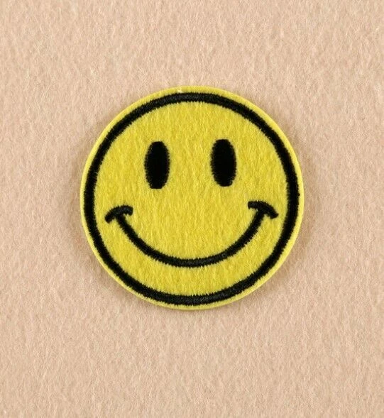 SMILEY FACE EMOJI yellow emoticon - iron on applique/embroidered patch 2632 EUR 3,52 - PicClick FR