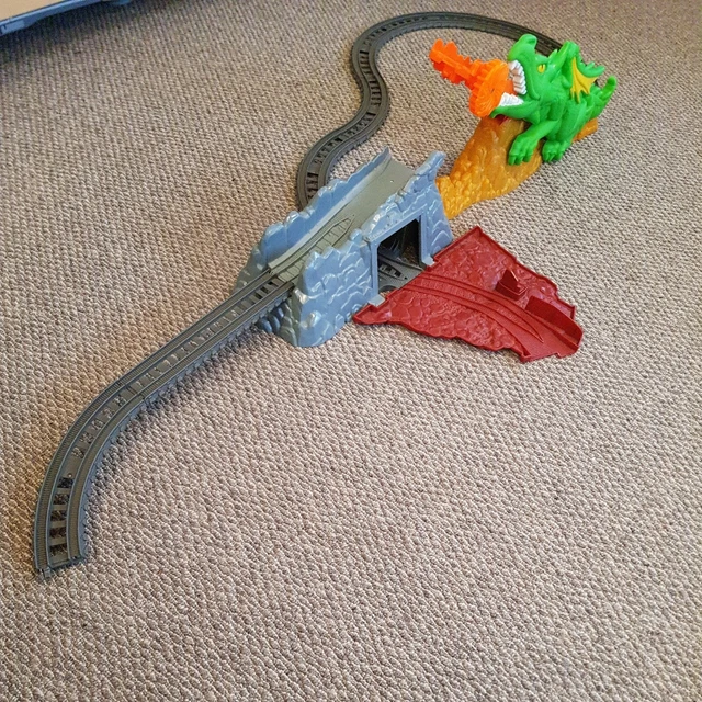 THOMAS THE TANK Engine Trackmaster Dragon Escape Part Set £18.00 ...