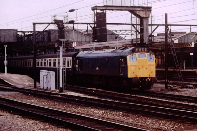 BRITISH RAIL BR Diesel Loco Railway Slide Ref 2824 £4.99 - PicClick UK