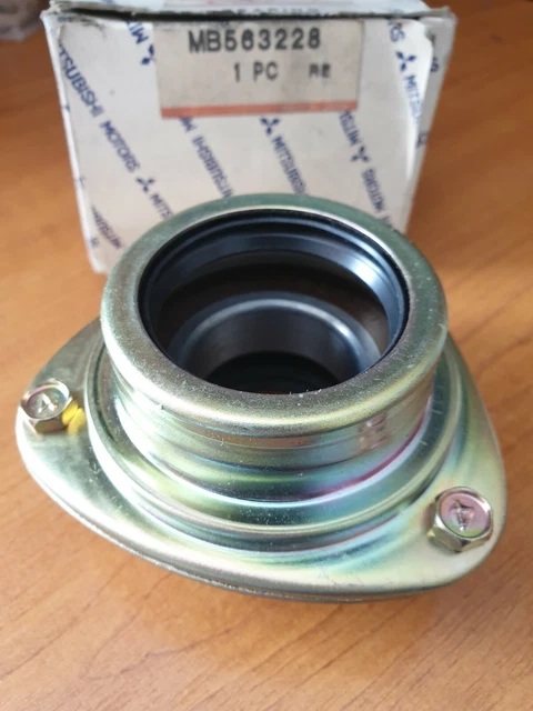 NEW GENUINE MITSUBISHI Canter Fuso Propshaft Centre Bearing MB563228 ...