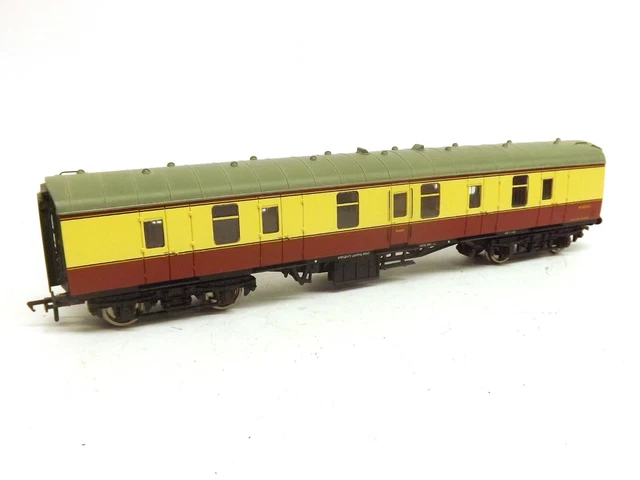 **GRADE B** BACHMANN BR Mk1 Full Brake Coach Maroon & Cream M80565 (OO ...