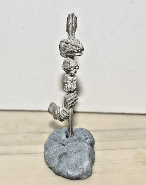 WARHAMMER ORC BOYZ Banner Pole with Decapitated Lizardman Saurus Head ...