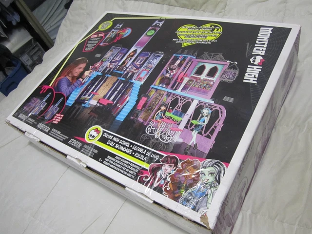 MONSTER HIGH DELUXE High School Playset 2015 Castle Brand New IN THE ...