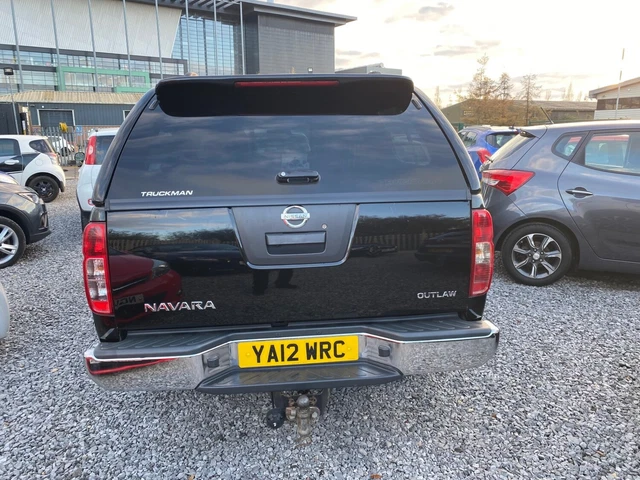 2012 NISSAN NAVARA Double Cab Pick Up Outlaw 3.0dCi V6 231 4WD Auto ...