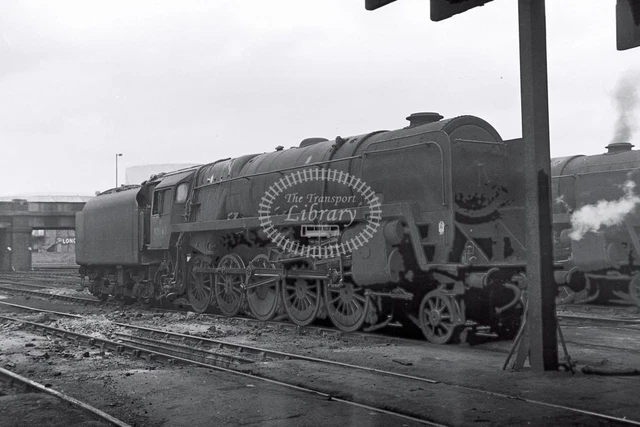 PHOTO BRITISH Railways Steam Locomotive 92047 Class 9F in 1960s - Geoff ...