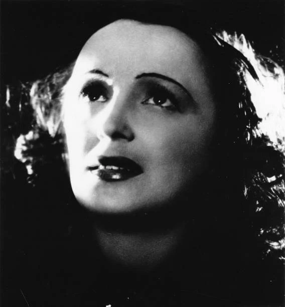 EDITH PIAF POSES For A Studio Portrait In 1940 In France 1 Old Music ...