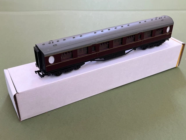 OO GAUGE Bachmann 34 376 BR(E) ex LNER Thompson maroon 63' 2nd coach ...