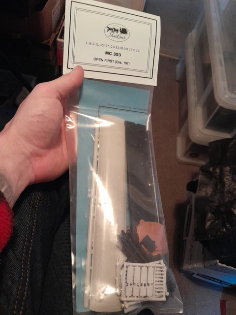 MAILCOACH MC303 4MM OO Gauge LNER 52'6 Corridor Stock Open 1st Kit Dia-197 £24.99 - PicClick UK