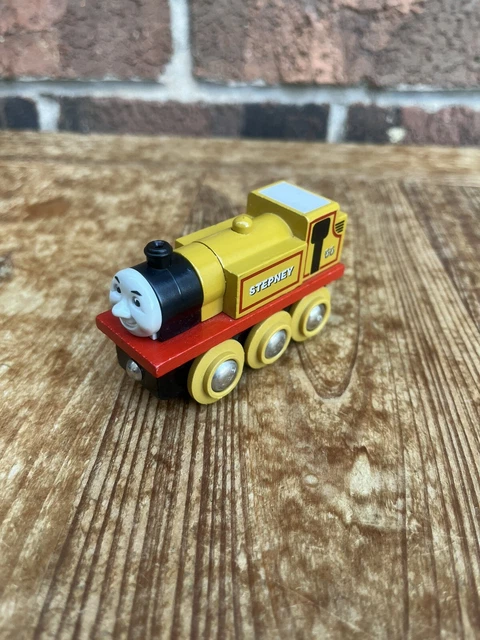 THOMAS THE TANK Engine & Friends Wooden Train - STEPNEY - BRIO £24.99 ...