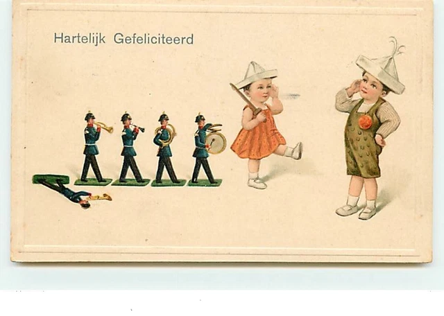 HARTELIJK GEFELICITEERD - Enfants jouant aux soldats - Chapeau en ...
