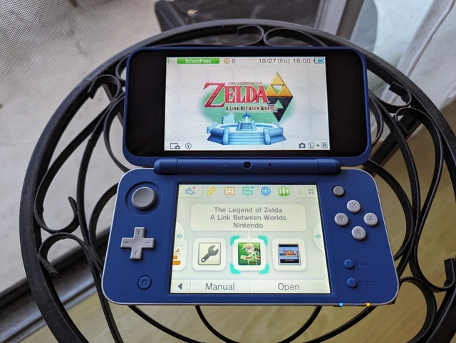 NEUF NINTENDO 2DS XL Hylian Shield Edition + Zelda A Link Between ...