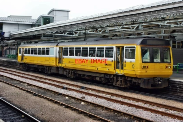 PHOTO CLASS 142 Pacer 2-Car Dmu No 142 056 Arriving At Sheffield In ...