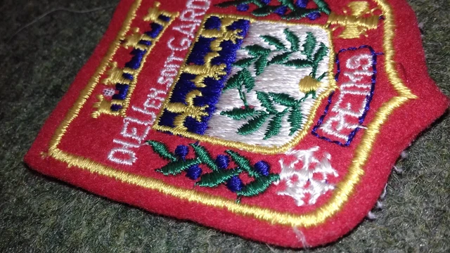 ANCIEN INSIGNE TISSU Brode Scout Reims Dieu En Soit Garde Scouts ...