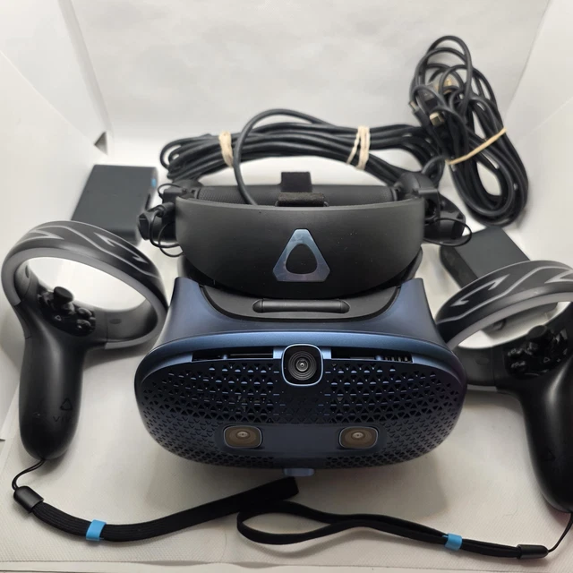 HTC VIVE COSMOS Virtual Reality VR Headset with controllers, Complete ...