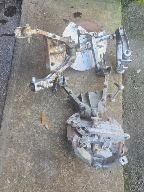 RELIANT SCIMITAR GTE SE6a FRONT SUSPENSION BRAKE & HUB ASSEMBLIES £59. ...