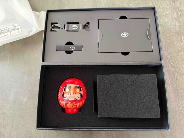 TOYOTA COLLECTION WELCOME Box Daruma EUR 19,00 - PicClick DE