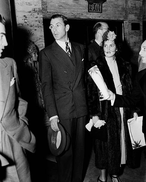 ACTOR GARY COOPER And Wife Veronica Balfe 1940S Old Photo EUR 6,49 ...
