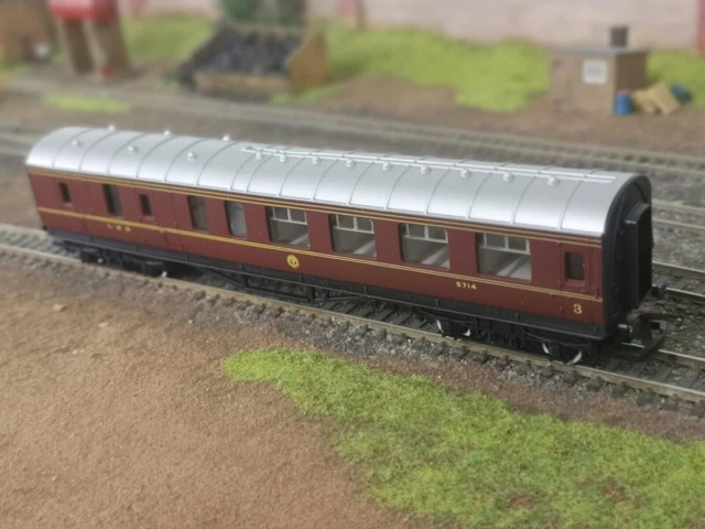 HORNBY R475 OO Gauge LMS Stanier Brake Coach 5714 £11.00 - PicClick UK