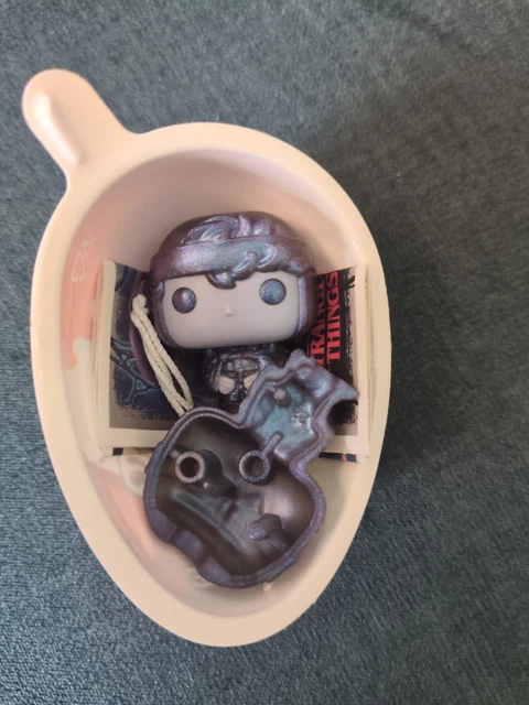 KINDER JOY STRANGER THINGS FUNKO POP- 2025- Dustin Upside Down VC262 + BPZ (1) EUR 1,00 ...